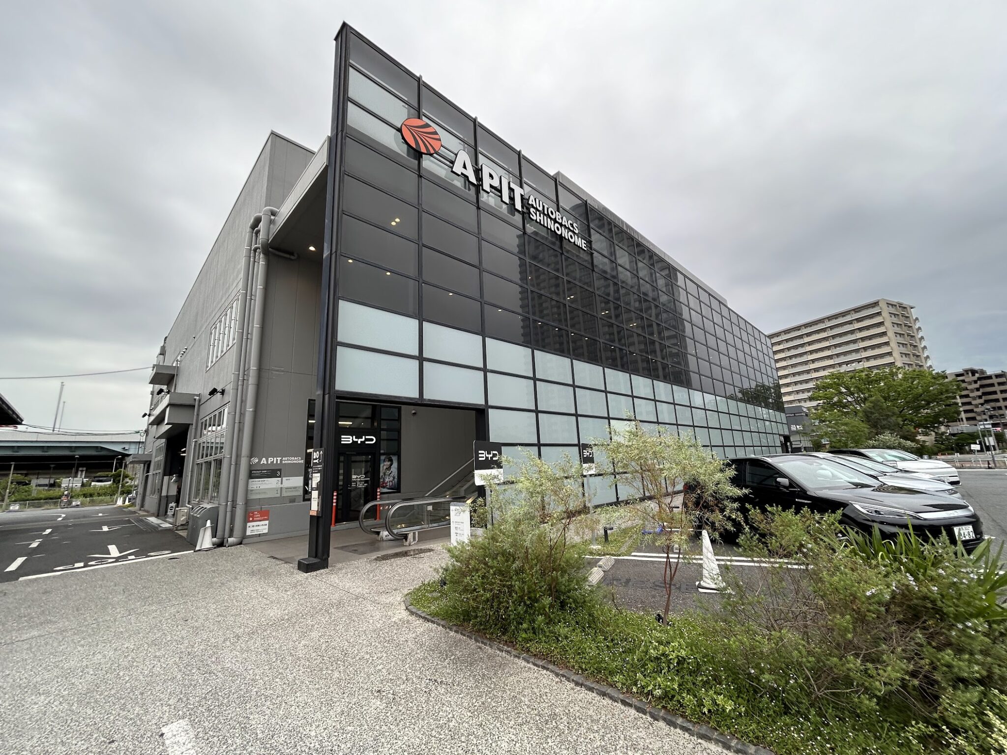 Visited A PIT Autobacs Shinonome Tokyo | Japan Car Lovers